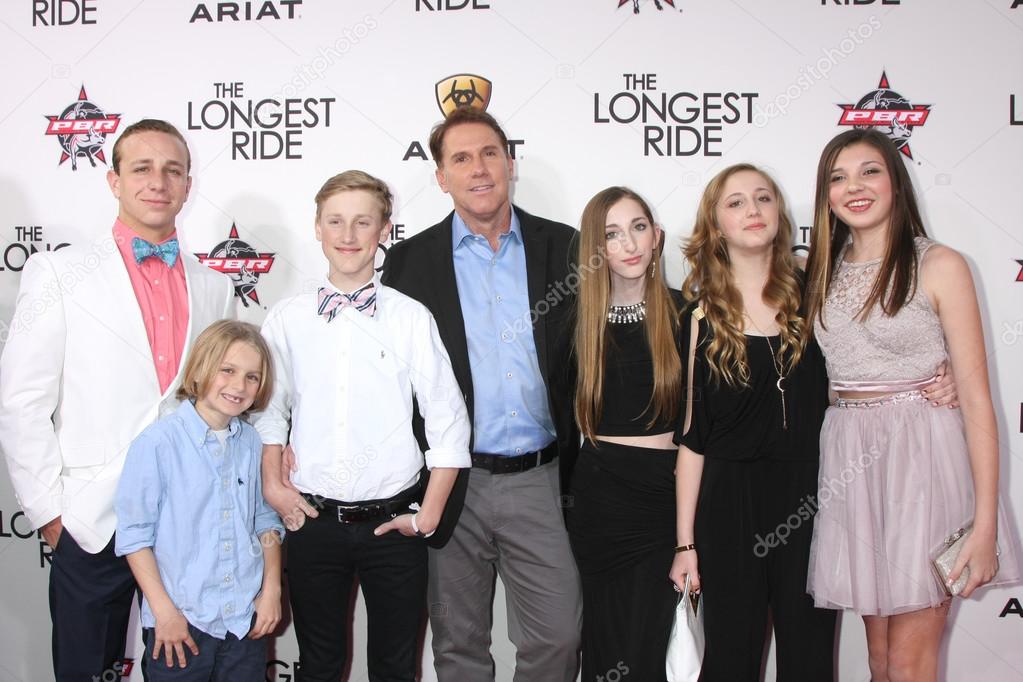 Nicholas Sparks, his children, and friends – Stock Editorial Photo ...