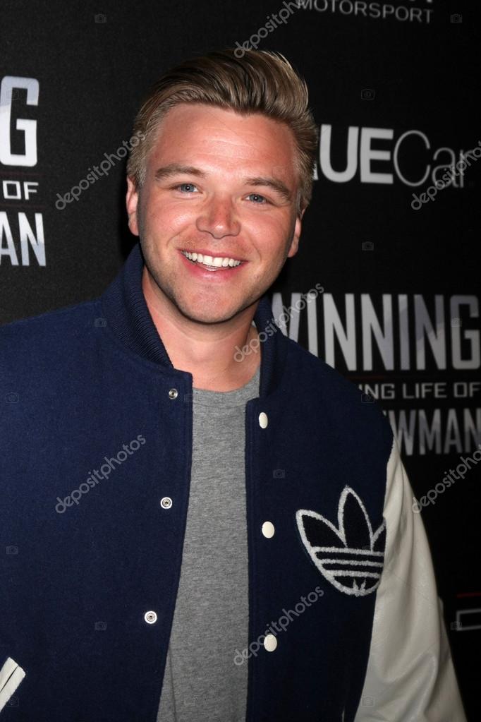 Brett Davern 2022