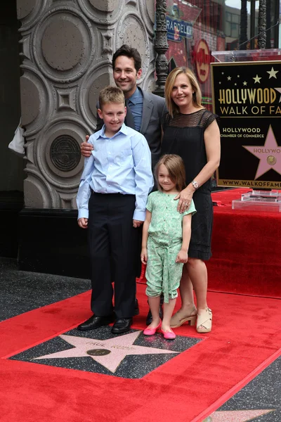 Paul Rudd, Family – Stock Editorial Photo © Jean_Nelson #76940913