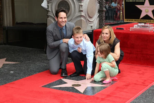 Paul Rudd, Family – Stock Editorial Photo © Jean_Nelson #76940913