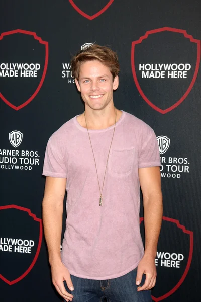 Lachlan Buchanan Shirtless