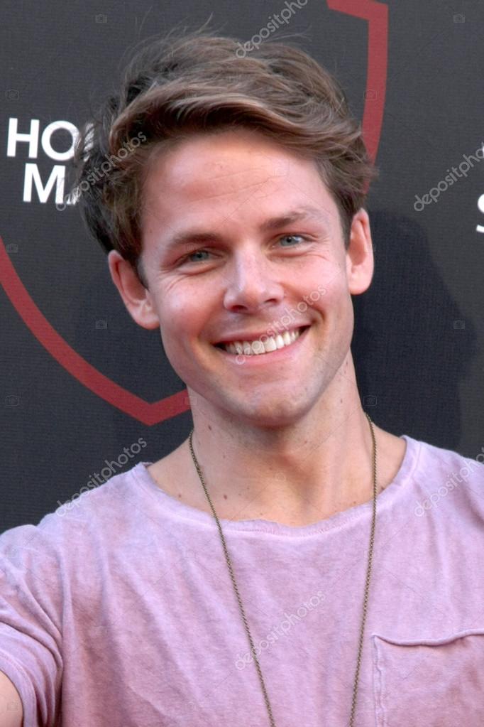 Lachlan Buchanan Pretty Little Liars