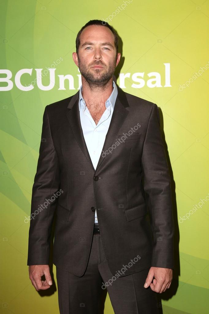 Sullivan Stapleton
