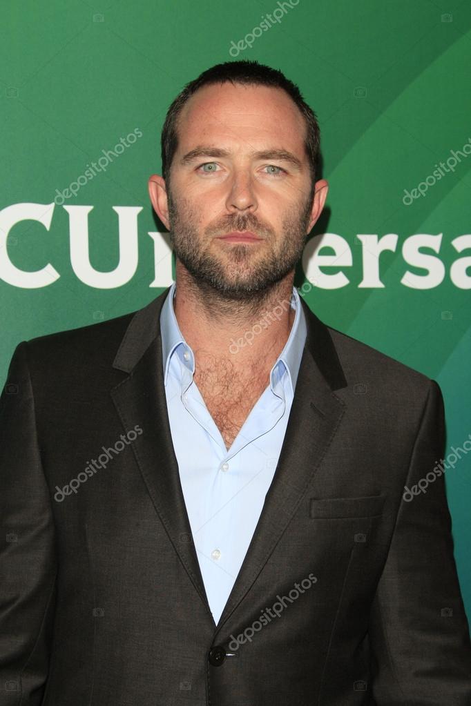 Sullivan Stapleton