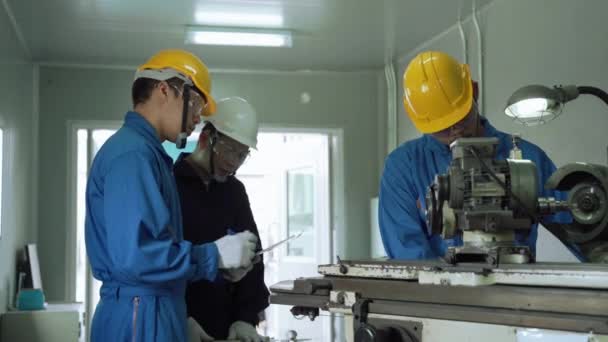 Factory Engineers Producing Spare Parts Factory — Stock Video © tapui ...