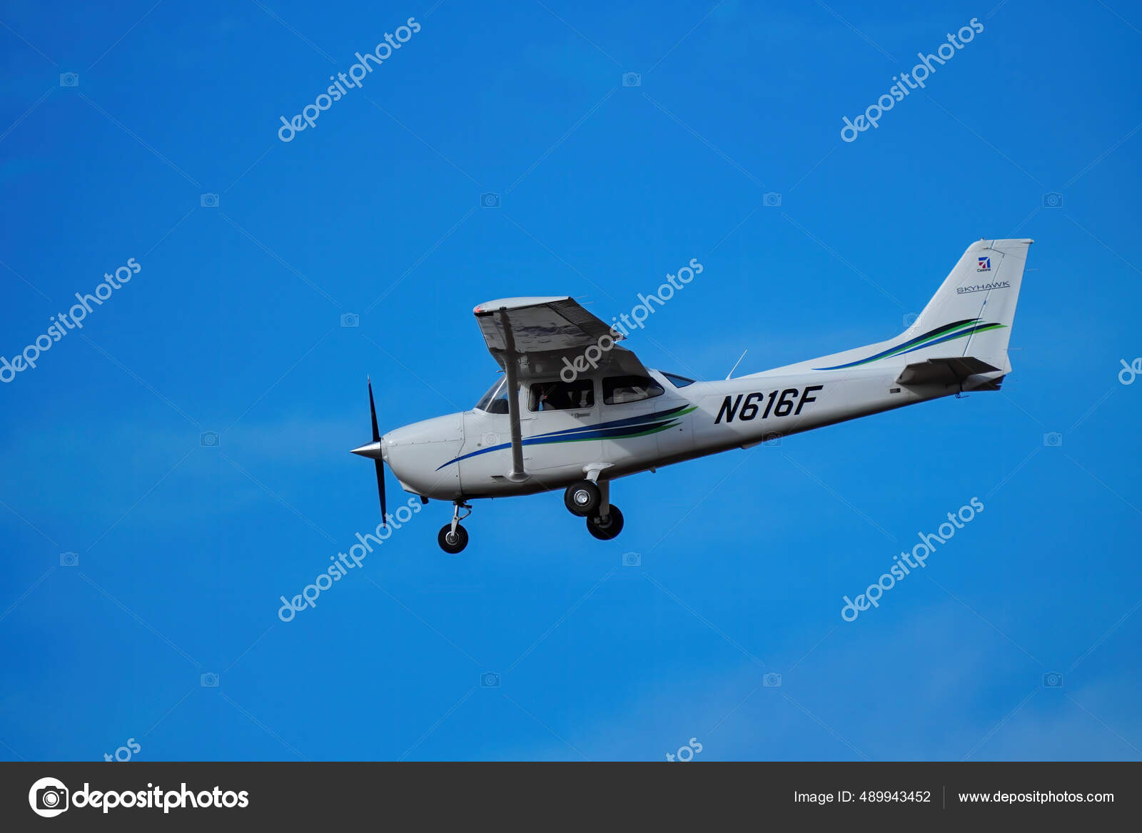 Centennial Usa October Cessna Plane Flies October 2020 Centennial ...