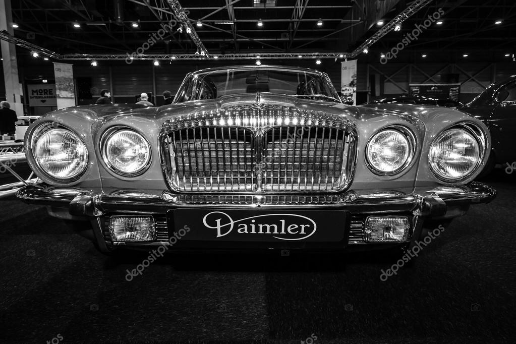 Luxury car Daimler Sovereign Double-Six Serie 2 LWB, 1973 — Stock ...