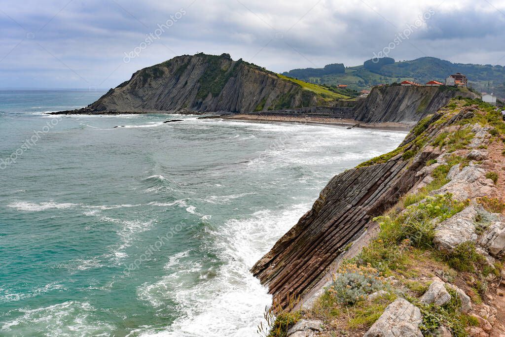 Formaciones rocosas Flysch en la Costa Vasca Geoparque Global UNESCO ...