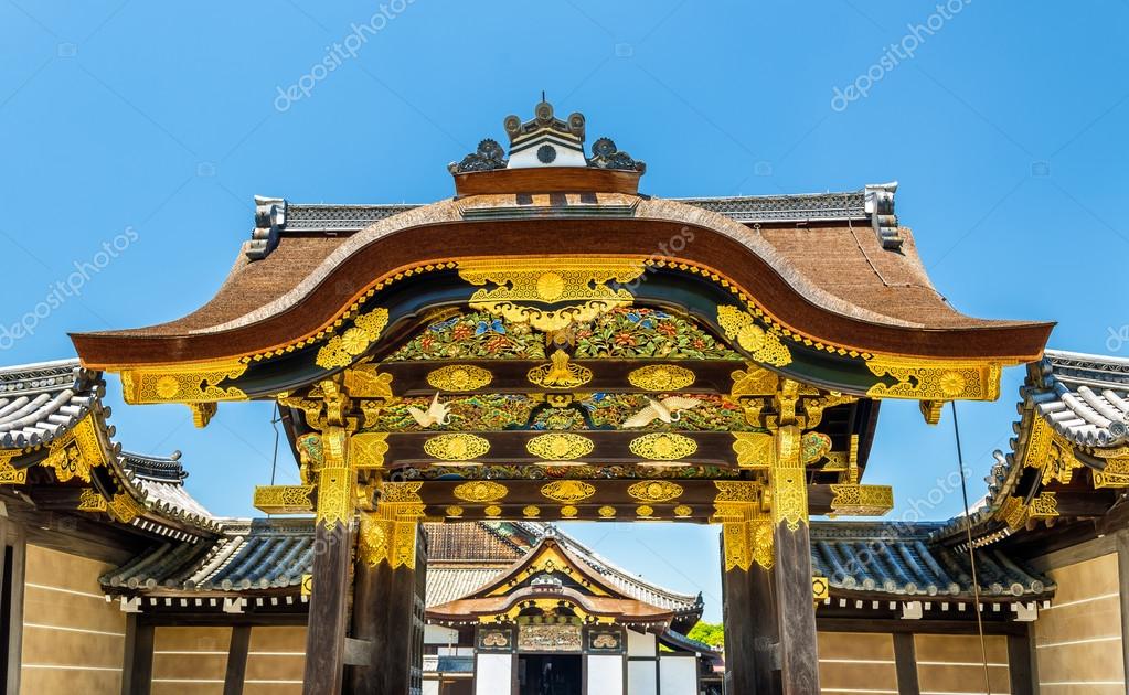 The karamon main gate to Ninomaru Palace at Nijo Castle in Kyoto Stock ...