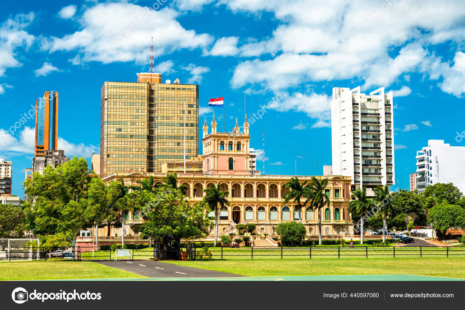 Palacio de Lopez in Asuncion, Paraguay — Stock Photo © Leonid_Andronov ...