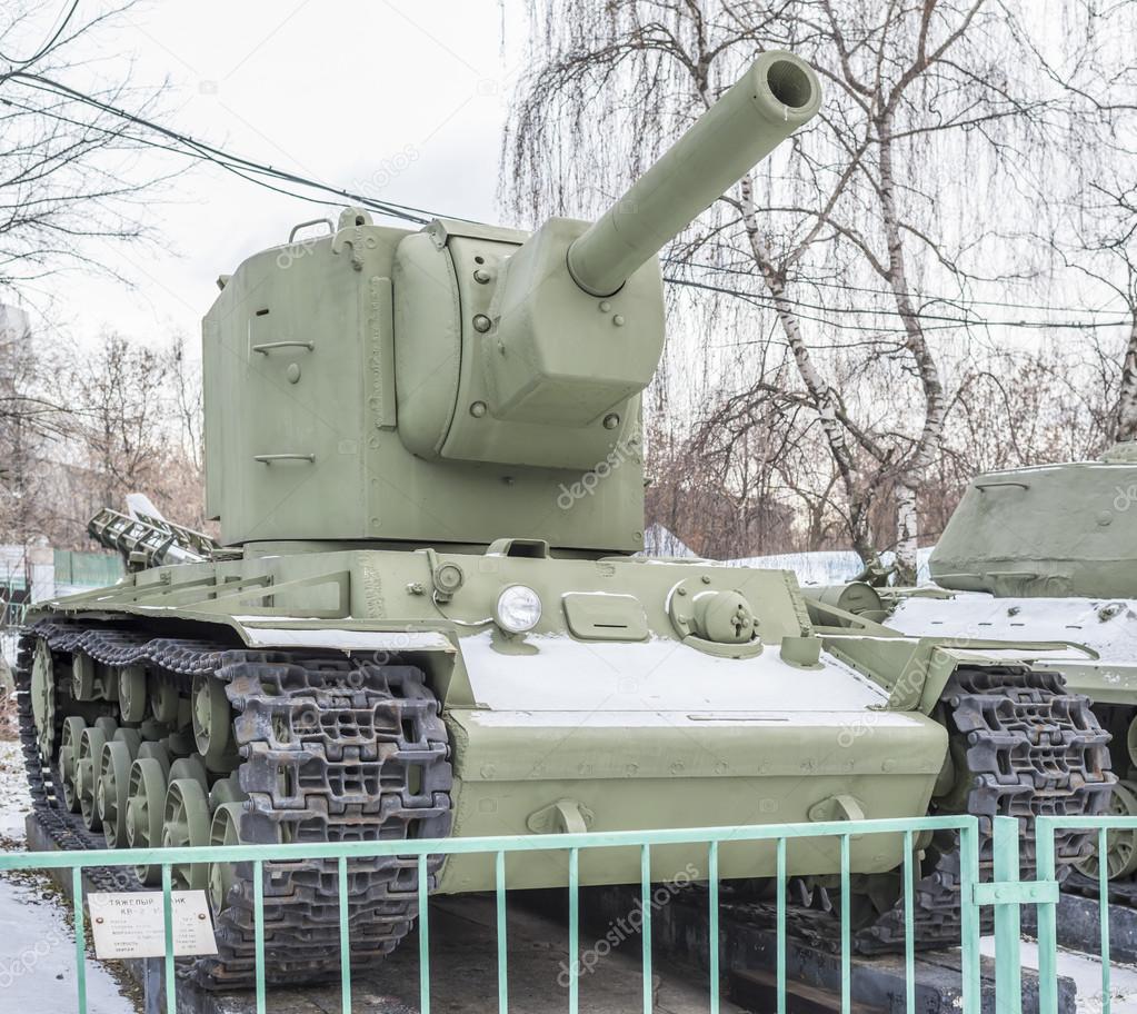 Soviet heavy tank KV-2, year of release - 1940 — Stock Editorial Photo ...