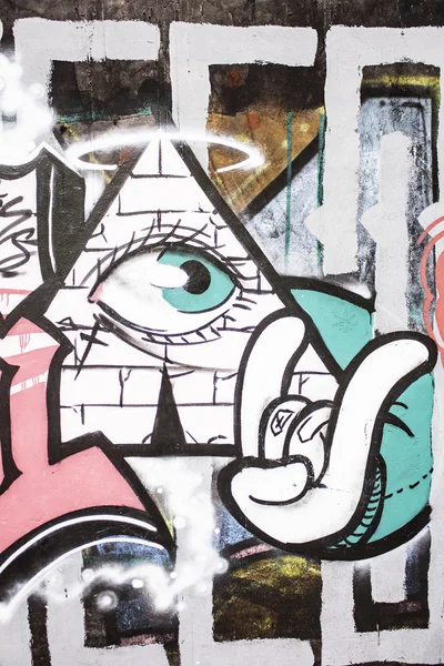 Fotos de Pyramid with graffiti de stock, imágenes de Pyramid with ...