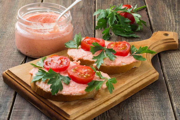 Bruschetta med kaviar lodda Stock Photos, Royalty Free Bruschetta med ...