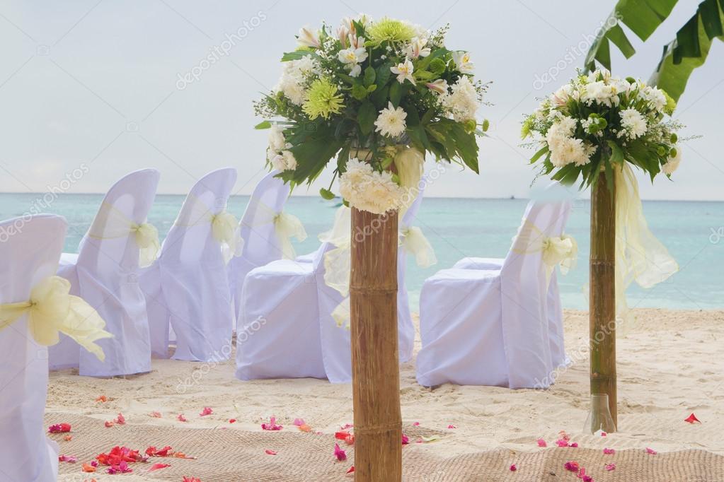 Wedding flower post and decoration on beach Stock Photo by ©volare2004 ...