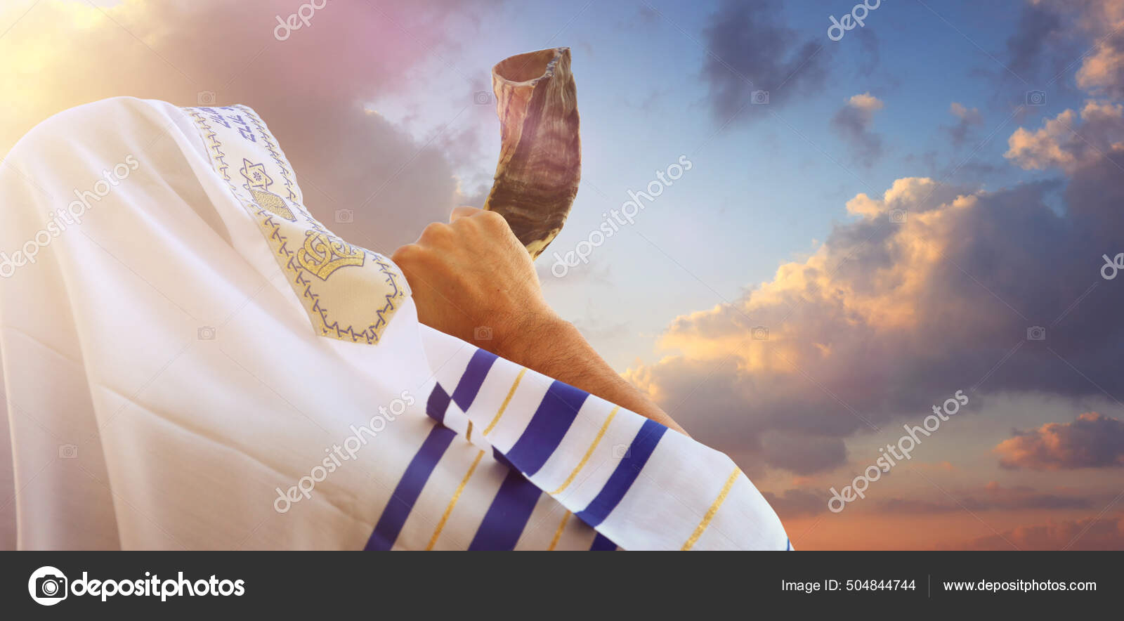 Rosh Hashanah Shofar Blowing