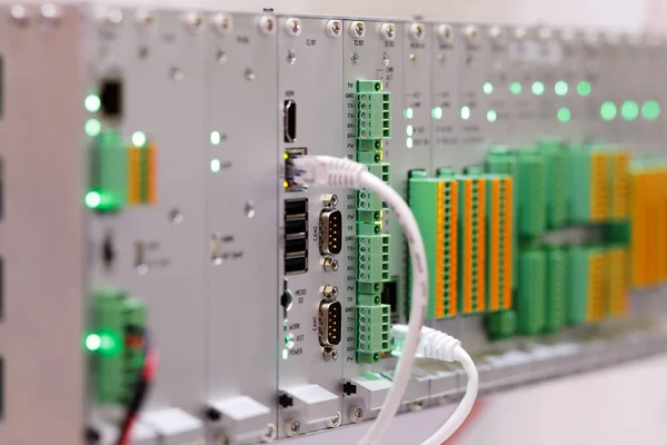 Sistema informático industrial — Foto de stock #112452666 © genkur