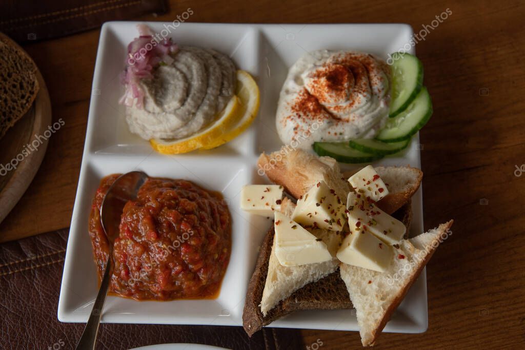 Placa de vajilla cuadrada con meze conjunto de paté surtido y ...