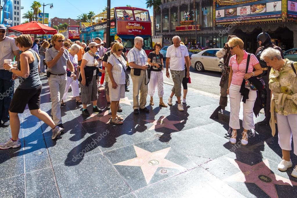 Tourists walk on Hollywood Walk of Fame in Los Angeles – Stock ...