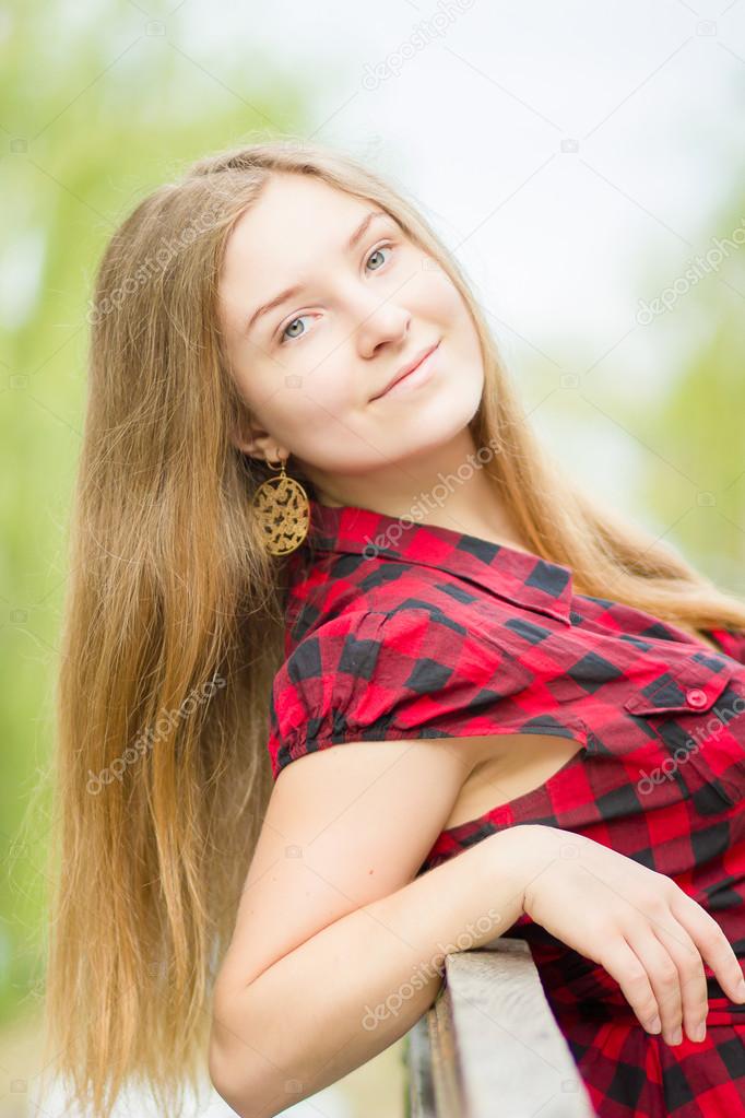 Beautiful 20 Year Old Woman Brown Hair