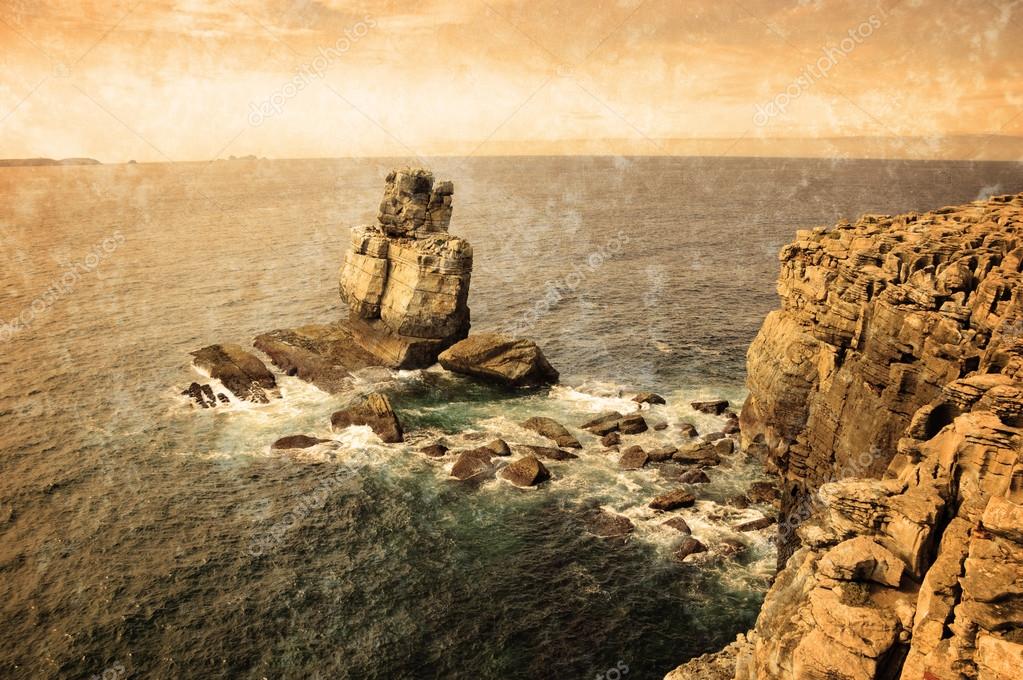 Beautiful rocks in water. Atlantic ocean coast near Peniche (Portugal ...
