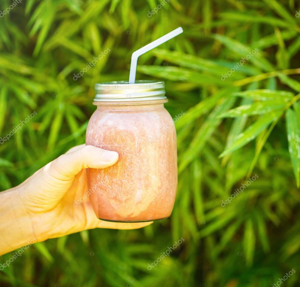 Fruit smoothie - healthy eating concept. Close up of detox smoo — Stock ...