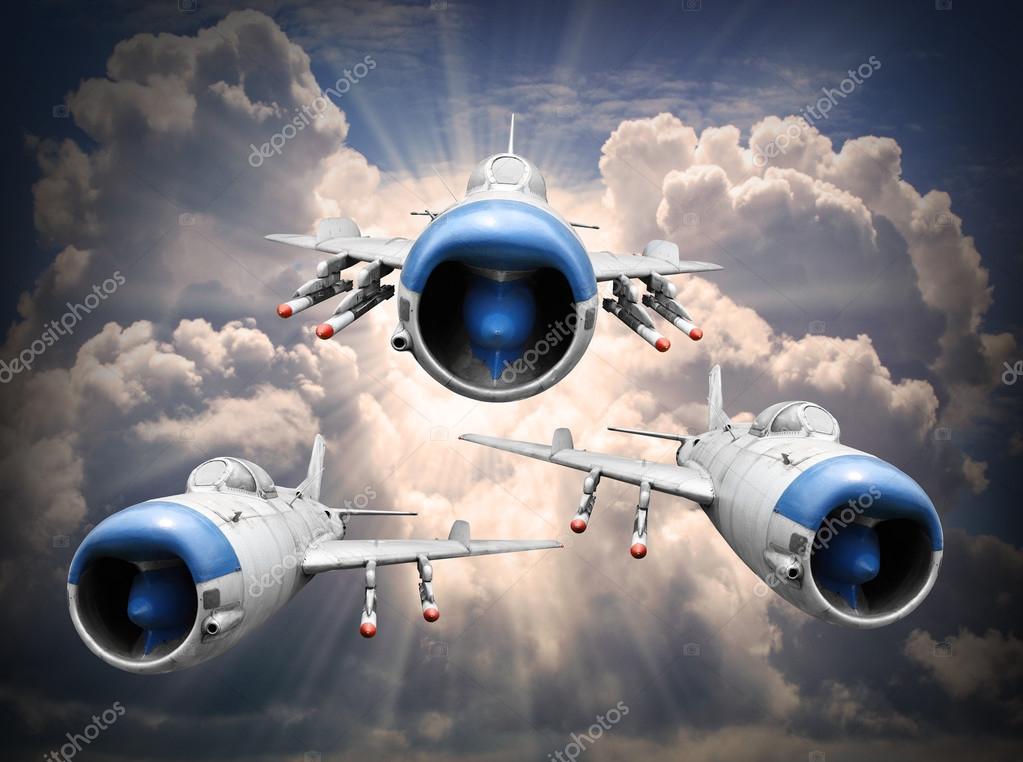 Wallpaper of jet fighter planes | Old jet fighter planes with missiles ...