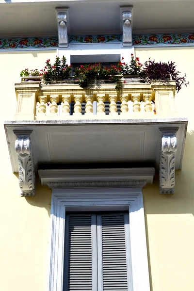 Parapet railing Stock Photos, Royalty Free Parapet railing Images ...