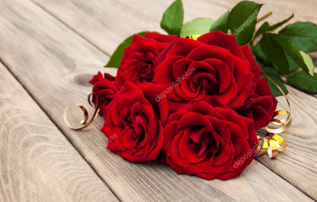 Fresh Red roses — Stock Photo © ls992007 #86276150