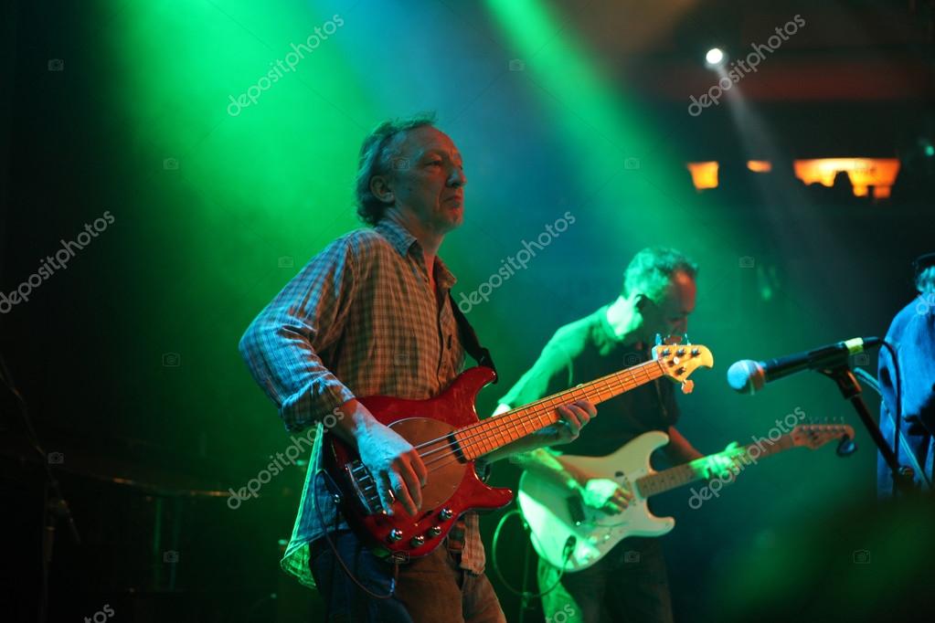 Czech musicians perform on stage with singer Vlastimil Tresnak — Stock ...