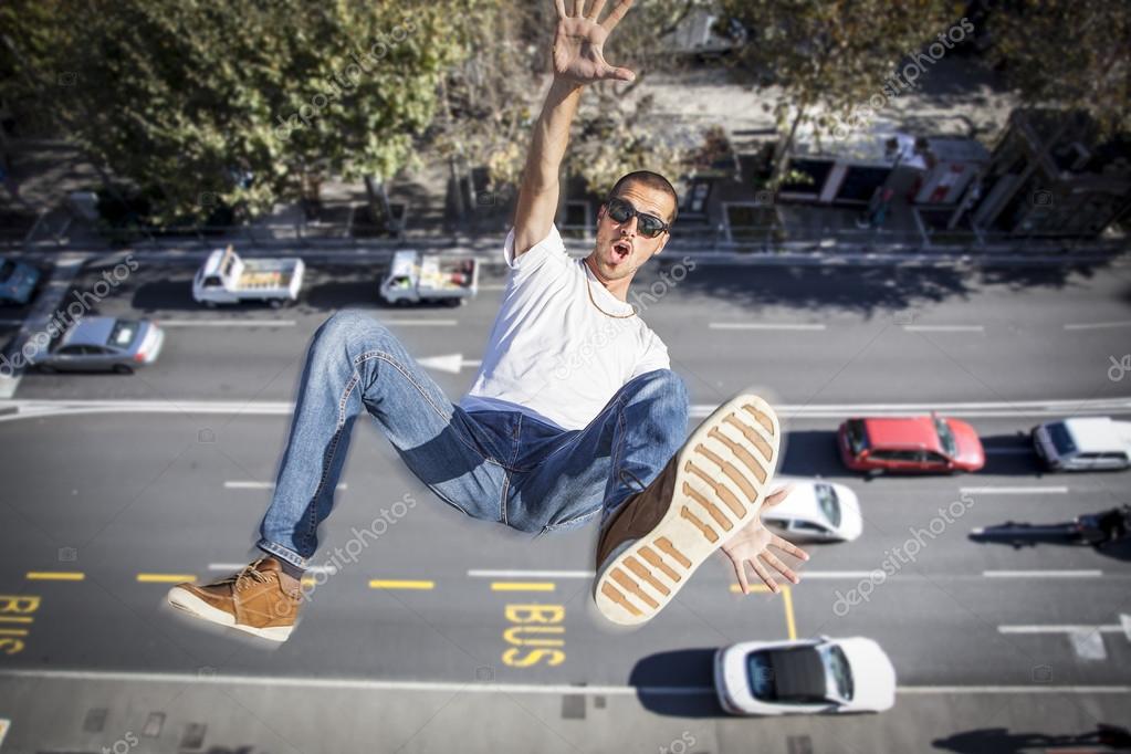 Hombre cayéndose: fotografía de stock © tommasolizzul #85197086 ...