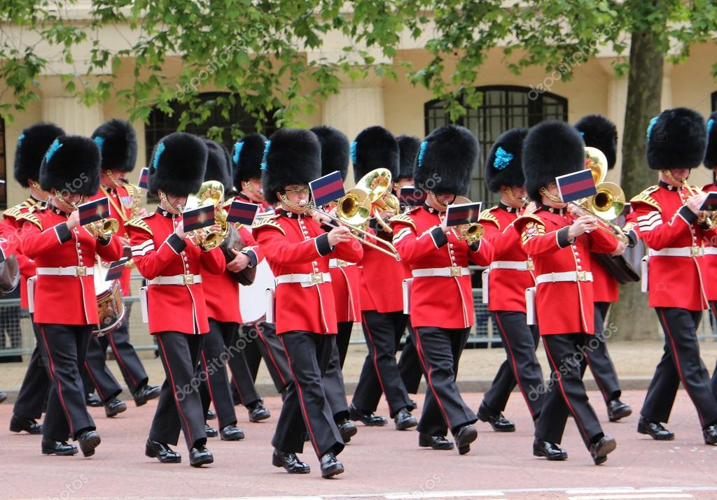British Queen guards marching band – Stock Editorial Photo © Premium ...
