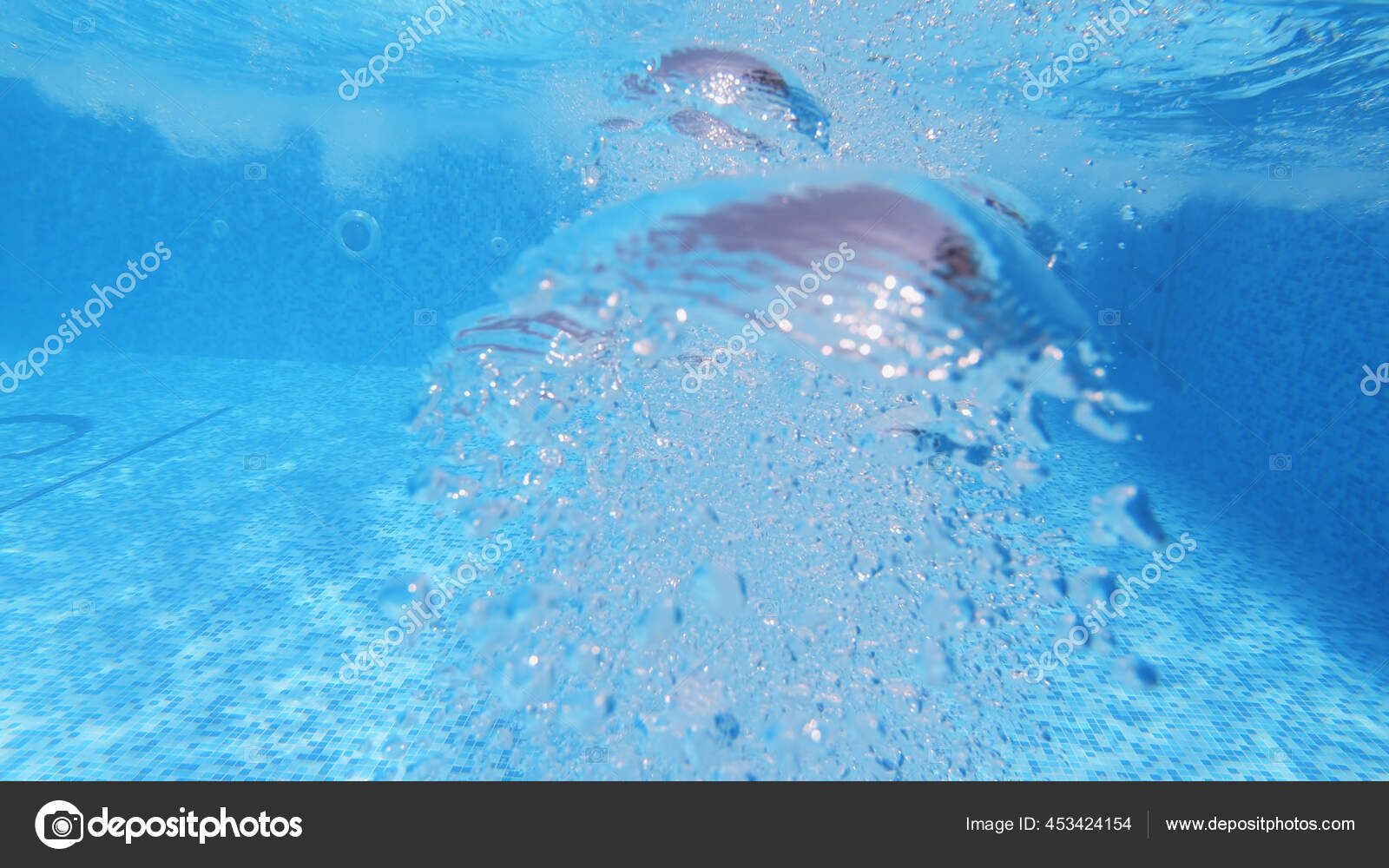 Underwater View Jetstream Swimming Pool Bubbles Rising Slow Motiion ...