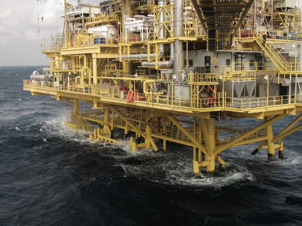 Offshore construction platform for production oil and gas, Oil and gas ...