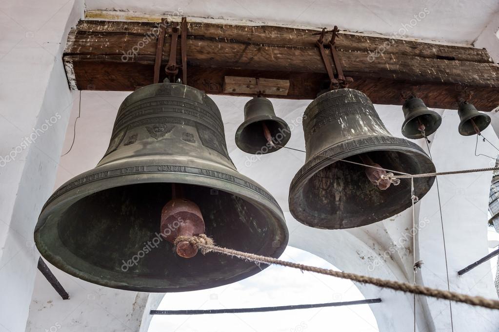 Ancient bells at the historical belfry of Rostov the Great — Stock ...
