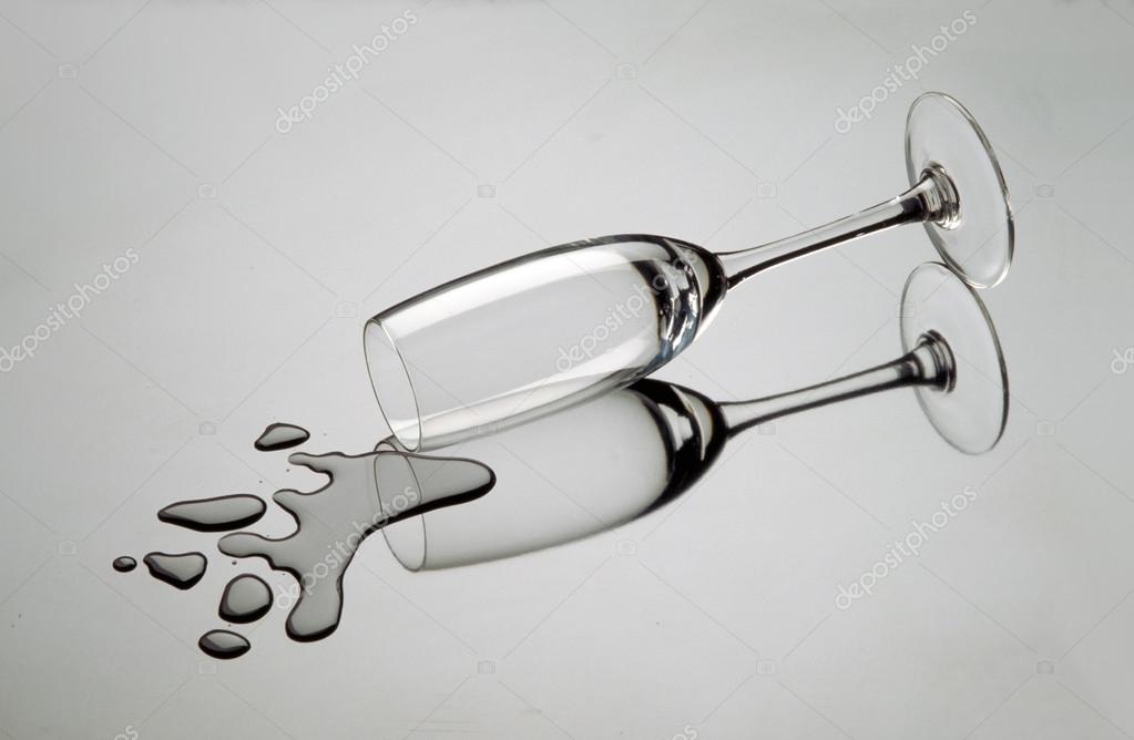 Spilled drink glass Stock Photo by ©Gustavo_Andrade 76127497