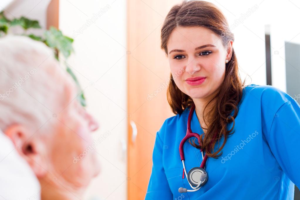 Médico geriátrico y paciente anciano: fotografía de stock © Lighthunter ...