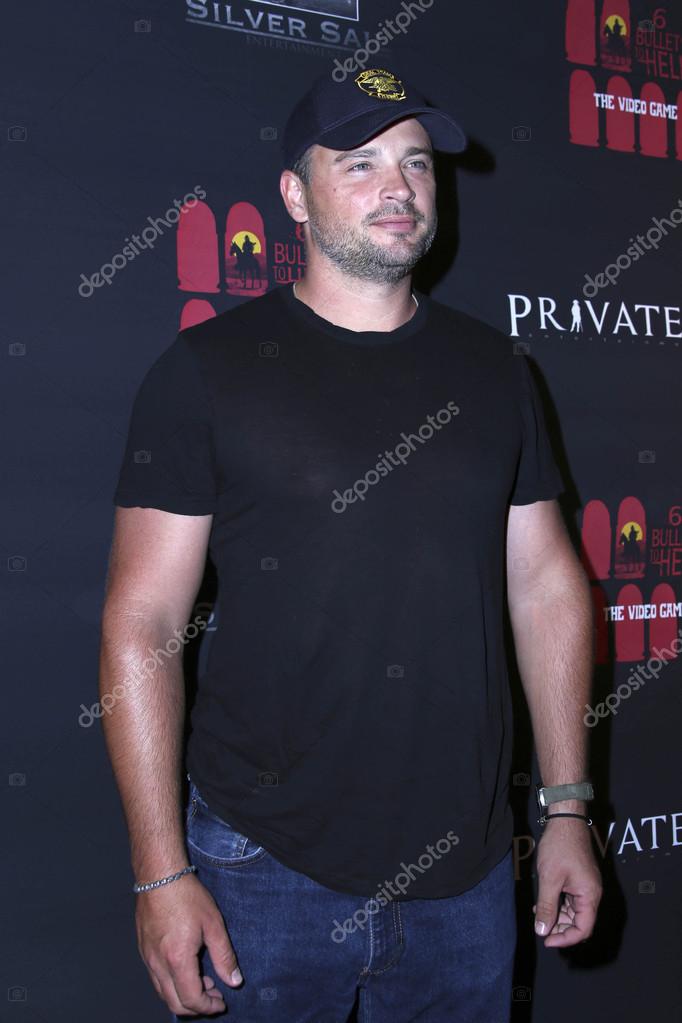 Tom Welling Buzz Cut