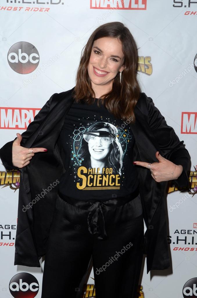 Actress Elizabeth Henstridge – Stock Editorial Photo © s_bukley #125068088
