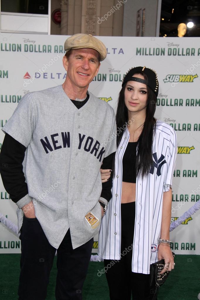 Matthew Modine y Ruby Modine 2024