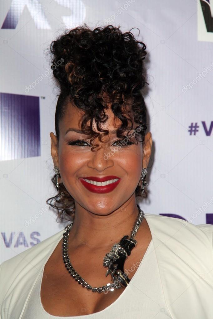 Lisa Raye Hairstyle