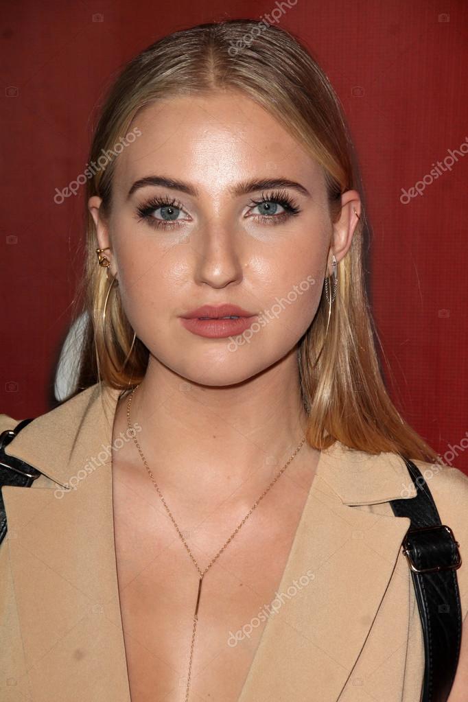 Veronica Dunne - actress — Stock Editorial Photo © s_bukley #76117487