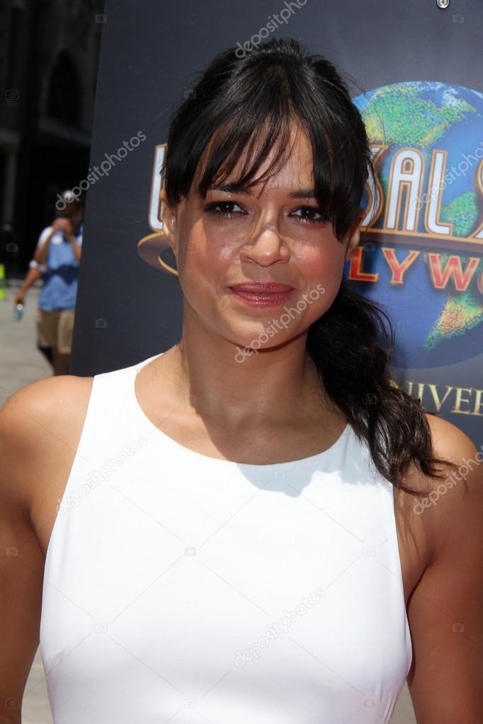 Michelle Rodriguez Avatar Hot