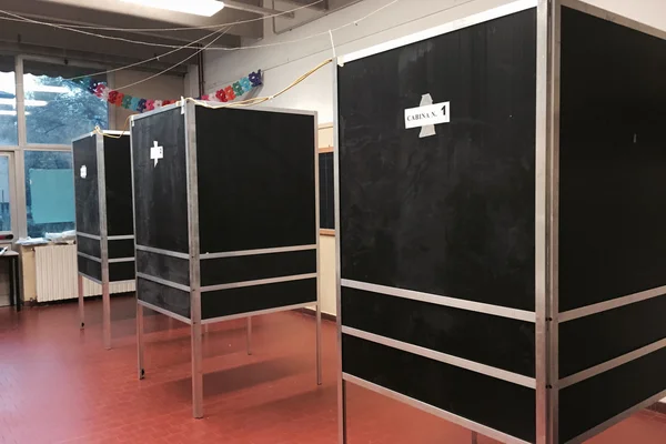 Voting booth Stock Photos, Royalty Free Voting booth Images | Depositphotos