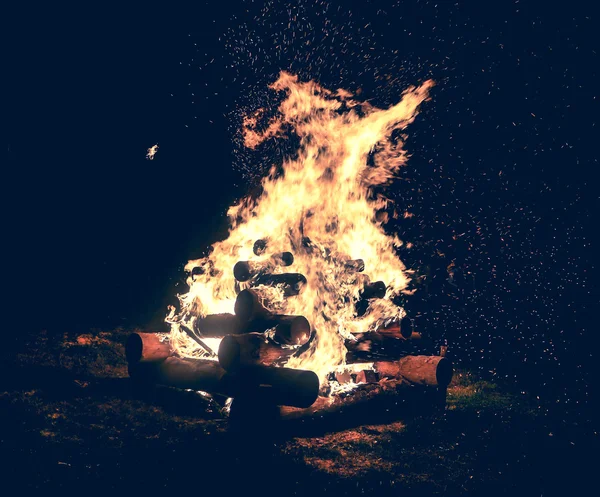 Men bonfire Stock Photos, Royalty Free Men bonfire Images | Depositphotos