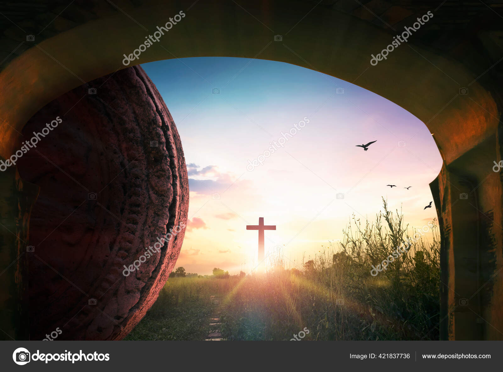 Easter Concept Tomb Stone Holy Cross Sunset Sky Background — Stock Photo © paulshuang #421837736