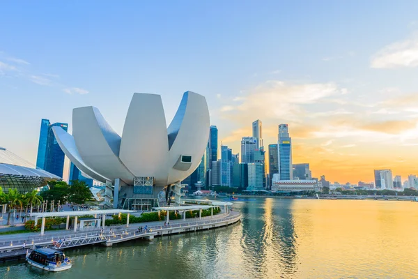 Singa Stok Foto, Singa Gambar Bebas Royalti | Depositphotos