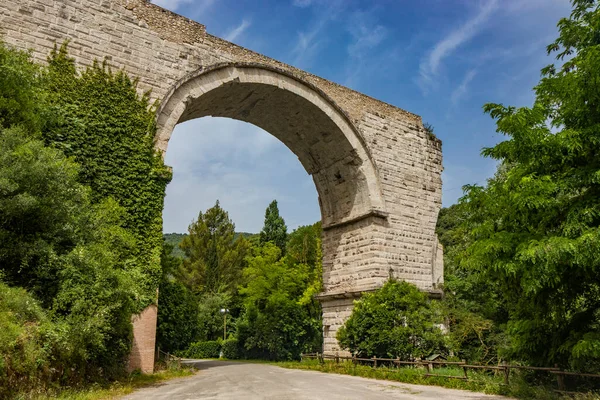 Arch bridge roman gate Stock Photos, Royalty Free Arch bridge roman ...