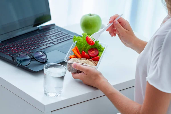 Healthy eating workplace Stock Photos, Royalty Free Healthy eating ...