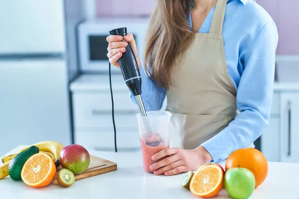 Hand blender Stock Photos, Royalty Free Hand blender Images | Depositphotos