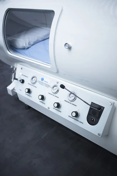 HBOT Hyperbaric Oxygen Therapy treatment chamber – Stock Editorial ...